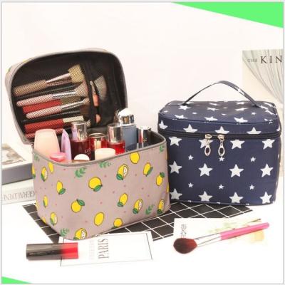 China New Travel Waterproof Portable Women Makeup Bag High Capacity Toiletries Organizer Storage Cosmetic Cases for sale