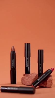 China Hot 8 Metallic Lip Colors Sexy Party Lip Stick Matte Lip Gloss Long-lasting Lipstick for sale