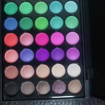 China pretty OEM Hot Sale Custom Eyeshadow Palette High Pigmented Vegan 35 Color Cosmetics Makeup Eyeshadow Palette for sale