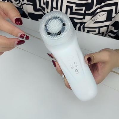 China New OEM Custom  Waterproof Wireless Electric Sonic Silicone Facial Cleansing Brush for sale