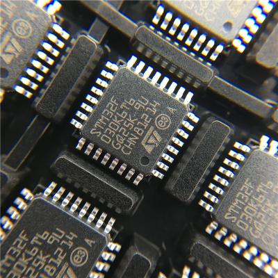 中国 腕32のかまれたマイクロ制御回路STM32F030K6T6価値MCUはプロセッサSt 32ビットEepromを埋め込んだ 販売のため