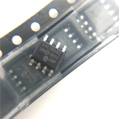 Cina Microchip istantaneo 24LC1025T-I/SN dei chip di memoria 1024K di Eeprom in vendita