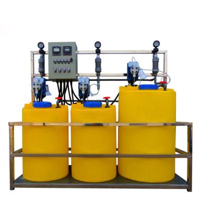 Chine système de dosage chimique automatique de réservoir du PE 1000L avec la pompe de dosage à vendre