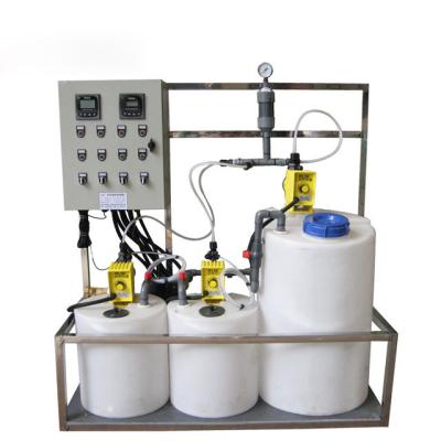 Chine système de dosage chimique automatique de réservoir du PE 1000L avec la pompe de dosage à vendre