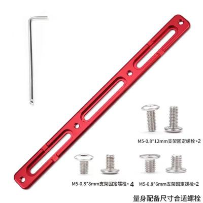 Cina Estensore per porta biciclette in argento con adattatore di gabbia per biciclette in lega regolabile in vendita