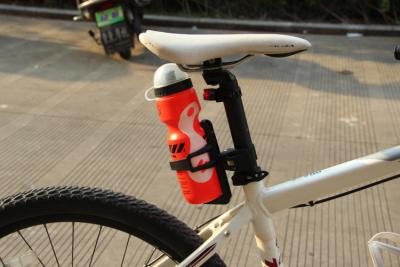 Cina Portatore di bollitore rapido e staccabile Portatore di tazze multifunzionale 13*9*9cm per mountain bike in vendita