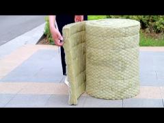 Mineral wool blanket with wire mesh