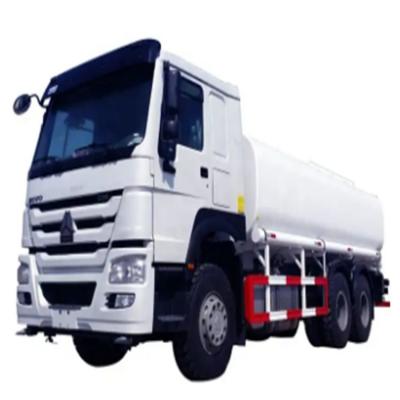 Cina Cisterne per l'acqua di seconda mano SINOTRUK HOWO Euro2 Emissioni 6 10 ruote autostradale Sprinkler Veicolo sanitario in vendita