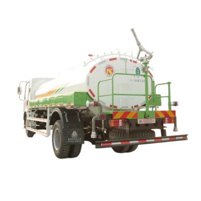 Cina SINOTRUK Cisterna d'acqua Camion YUNNEI Motore 6000 litri 4x2 Camione spruzzatore d'acqua in vendita