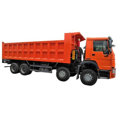 Cina SINOTRUK HOWO 8*4 12 Pneumatici Cummins Motore Dump Truck per la miniera in Tanzania in vendita