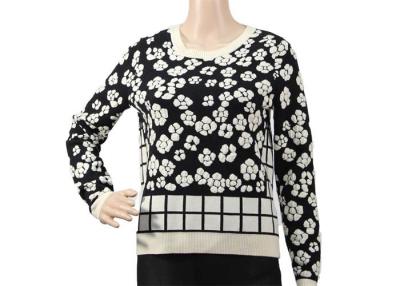 Cina Maglione rotondo del modello di fiore del jacquard del saltatore del collo delle signore nere della primavera per le donne in vendita