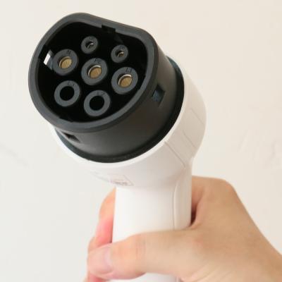 Cina Caricabatterie Smart EV da 22kw 400V AC 32A Controllo intelligente bianco in vendita