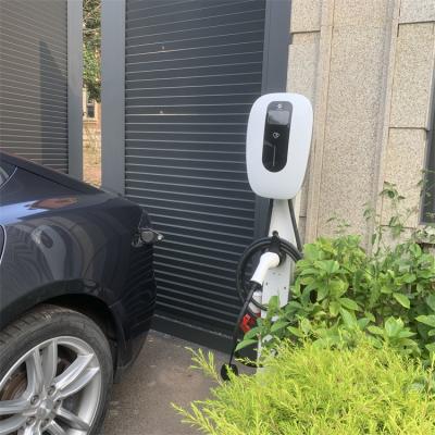 Cina Caricabatteria per veicoli elettrici commerciali 32A Caricabatteria per auto da esterno veloce 50Hz da 220W in vendita