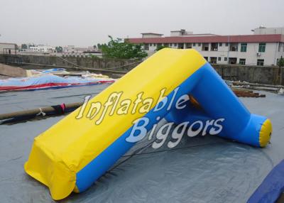 Cina Blu giallo di galleggiamento gonfiabile dell'acquascivolo del trampolino del Brasile, parco di divertimenti dell'acqua in vendita