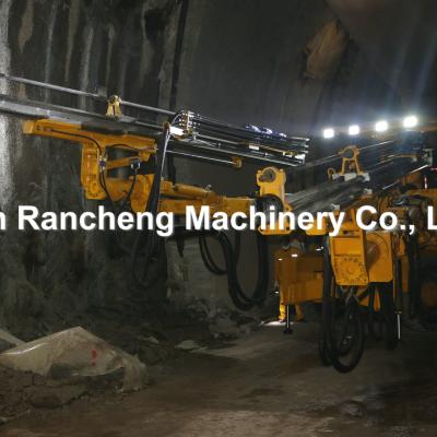 Cina RCZ-22J All Hydraulic Tunneling Jumbo Drilling Rig 3880mm Profondità di perforazione Con 93KW / 125HP Potenza del motore diesel in vendita
