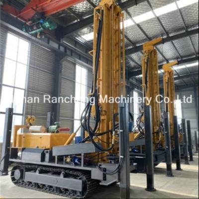 Cina Perforazione DTH montata su un crawler 500m Motore diesel Perforazione di pozzi idrici Macchine per foriere Macchine per perforazione ad aria in vendita