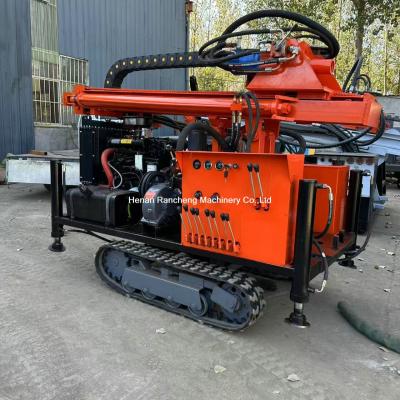 Chine Machine de forage de puits d'eau de petite taille sur chenilles en caoutchouc RCS200C, profondeur maximale 200m à vendre