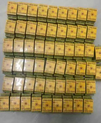 China Pilz PNOZ s4 Safety Relay 24V DC with PLe/Category 4 Safety and DIN Rail Mount for sale