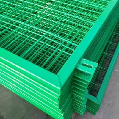 China PVC Coated 3D Curved Welded Wire Mesh Fence For Farm With Peach Square Round Post for sale