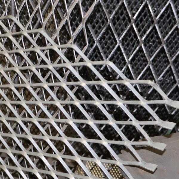 Quality Stretched Expanded Diamond Mesh Metal Lath Galvanized Steel Diamond Shape 0.5-3 for sale