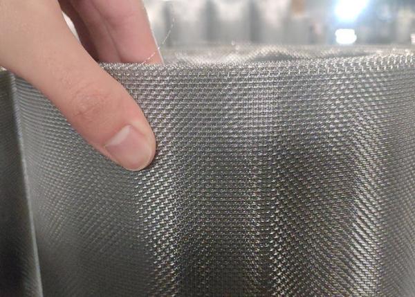 Quality Customizable 304 Ss Woven Wire Mesh For Filtration High Precision Silver Gray Fine Stainless Steel Mesh for sale