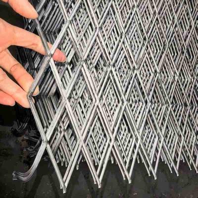 China Heavy Duty Low Carbon Steel Metal Walkway Mesh 2-8mm Expanded Galvanized Steel Mesh for sale