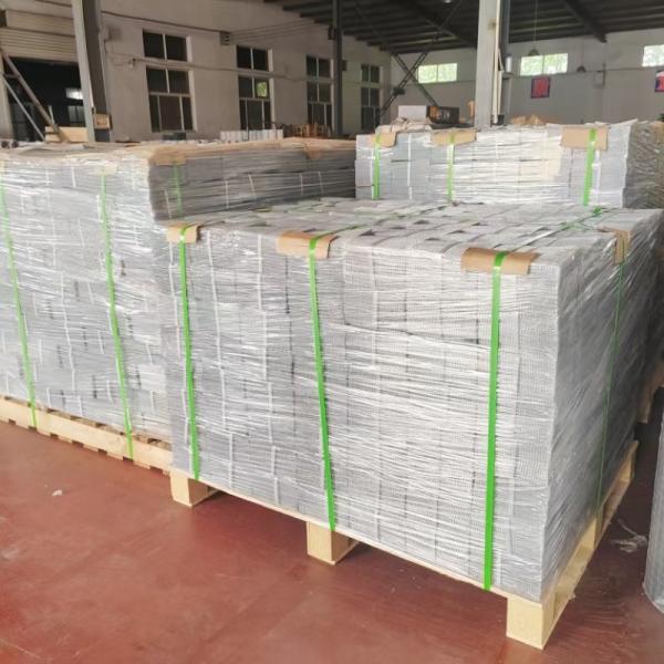 Quality Square Hole Construction Stainless Welded Wire Mesh Rolls 0.1-16mm 5M 10M 30M for sale