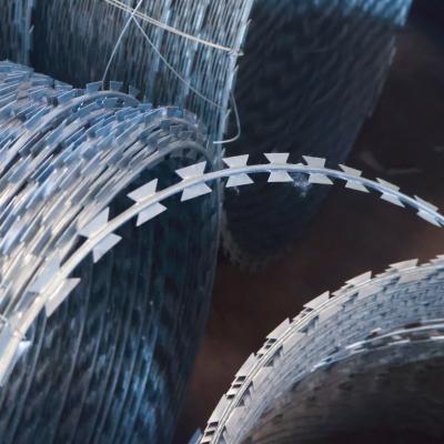 Cina BTO-30 Cross Razor Concertina Fencing Wire Security Coil Razor Wire Prison For Anti Climb in vendita