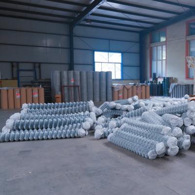 Cina Rete a maglia romboidale per recinzione a catena per campi sportivi zincata a caldo in vendita