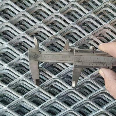 China Heavy Duty Galvanized Steel Expanded Metal Sheet For Floors Corridors Stairstep Fence for sale
