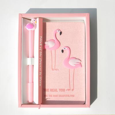 Cina Blocchi note di cuoio dell'unità di elaborazione di rosa del fenicottero e copertina dura impermeabile dell'insieme del regalo del taccuino A6 della cancelleria in vendita