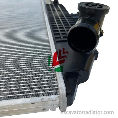 China Hino 57038 Venda Quente de Caminhão Motor Radiador Tanque Fabricante Sistema de Refrigeração de Alumínio Brazed à venda