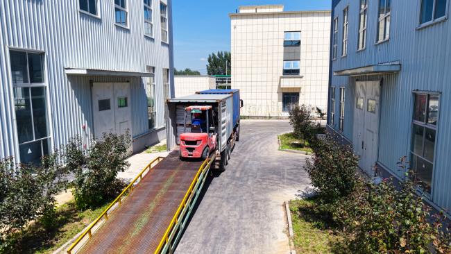 Snow-melting Agent application on road