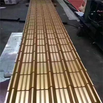 China Kleurgebonden gegolfde ijzerplaat gegalvaniseerd dakplaat zink PPGI metalen dak Te koop