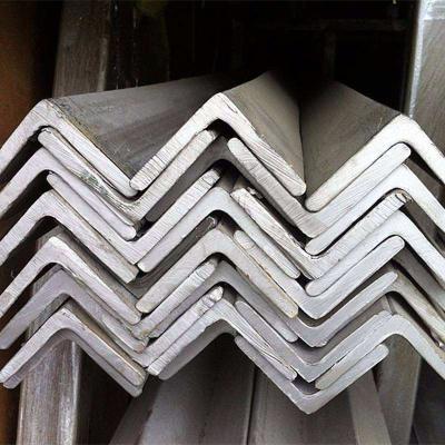 Cina 5.8m Lunghezza acciaio perforato galvanizzato laminato a caldo angolo a fessura per cornici in acciaio Lunghezza 5,8m in vendita
