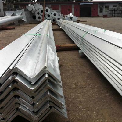 Cina 5.8m Lunghezza acciaio perforato galvanizzato laminato a caldo angolo a fessura per cornici in acciaio Lunghezza 5,8m in vendita