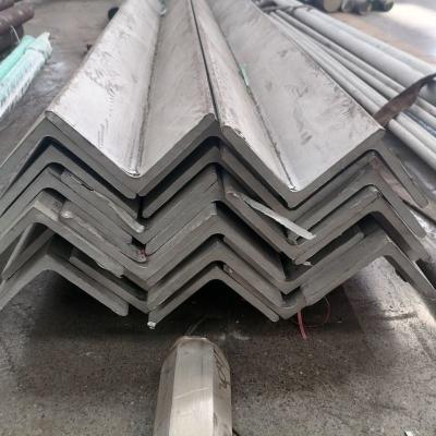 Cina Profili personalizzati in acciaio inossidabile a carbonio Angolo angolare Bar standard Dimensioni ineguali Ferro nero in vendita
