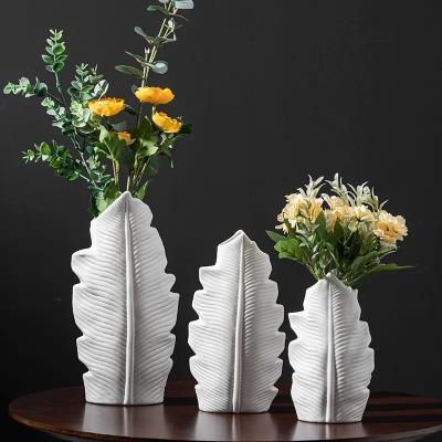 China Nordic Banana Leaf Ceramic Vase Decorative Flower Pot Balcony Office Ornaments Bedroom Living Room Desktop Decoration Ho for sale