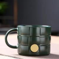 China Custom Logo 3D Embossed Ceramic Coffee Mugs 430ml Vintage Copper Design for sale