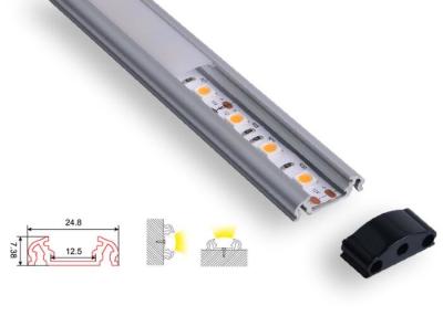 China De waterdichte Geleide Zwarte Inrichting Ip44 van het Aluminiumprofiel met Duidelijke Verspreiderdekking Te koop