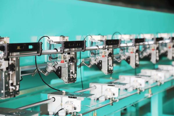 Quality 9 Needles 18 Head Flat Embroidery Machine High Speed With Titanium Alloy Hook for sale