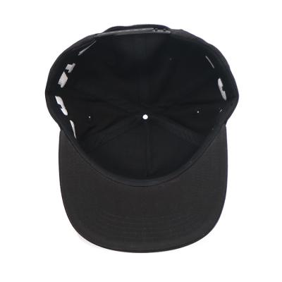 China High Durability Black Flat Visor Snapback Hat With Embroidered Logo for sale