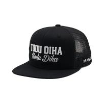 China Custom Logo 6 Panel Trucker Cap Pre Curved Visor Black Mesh Snapback 100 PCS MOQ for sale