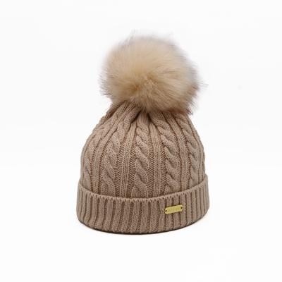 Cina Il ricamo unisex tricotta Beanie Hats In White Chunky che il cavo tricotta il cappello caldo molle del pompon in vendita