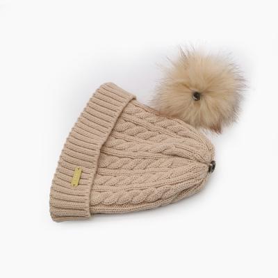 Cina Il ricamo unisex tricotta Beanie Hats In White Chunky che il cavo tricotta il cappello caldo molle del pompon in vendita