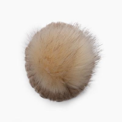 Cina Il ricamo unisex tricotta Beanie Hats In White Chunky che il cavo tricotta il cappello caldo molle del pompon in vendita