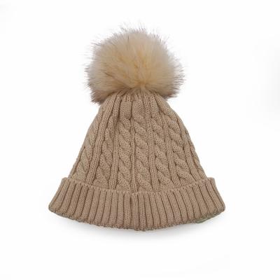 Cina Il ricamo unisex tricotta Beanie Hats In White Chunky che il cavo tricotta il cappello caldo molle del pompon in vendita