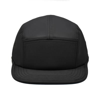 China Customized Eyelets Flat Brim Camper Hat with Medium Brim Length for sale