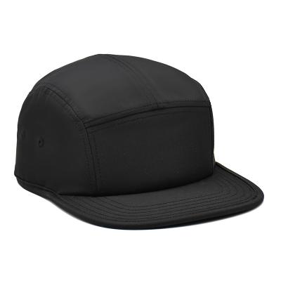 China Customized Eyelets Flat Brim Camper Hat with Medium Brim Length for sale