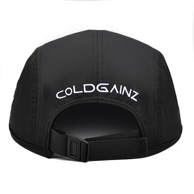 China Customized Eyelets Flat Brim Camper Hat with Medium Brim Length for sale
